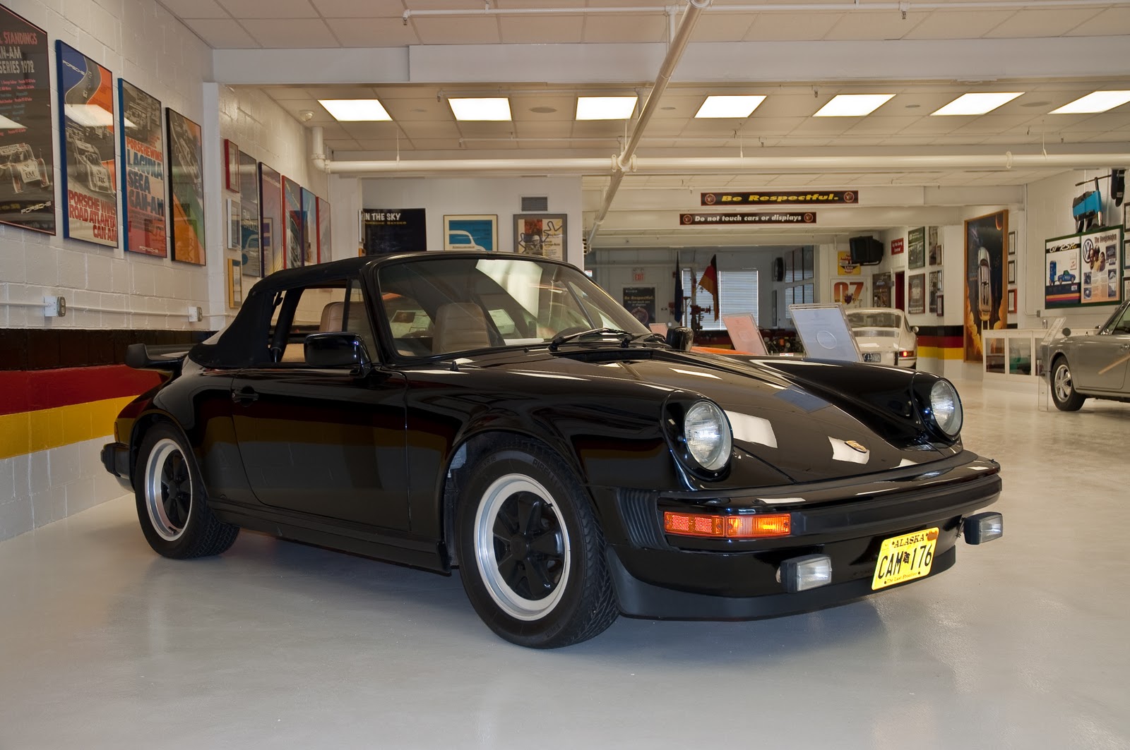 Renn-Spot: 9,000 Original Mile '83 911 SC Cabriolet
