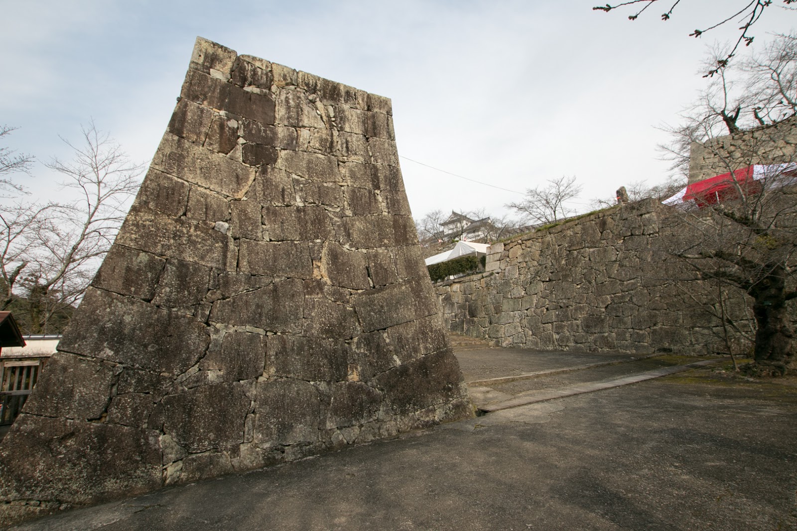 Tsuyama Castle - Huge stone fortress located in inland area- | Ken's ...