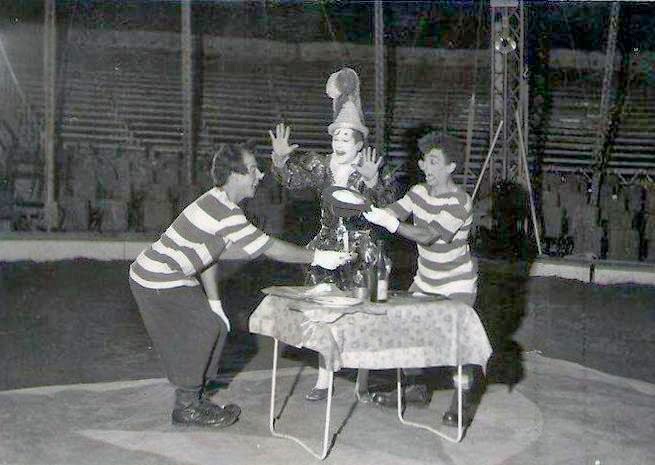 Clown Evolution: Angelo Muñoz