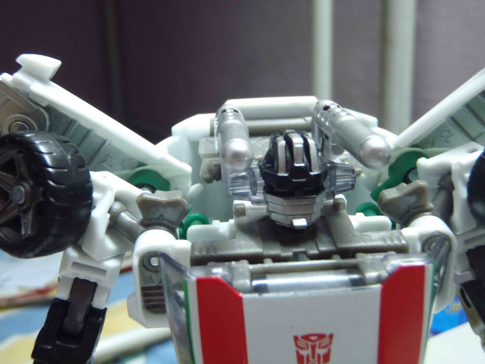 New Planet Cybertron: Transformers Review – Generations Wheeljack