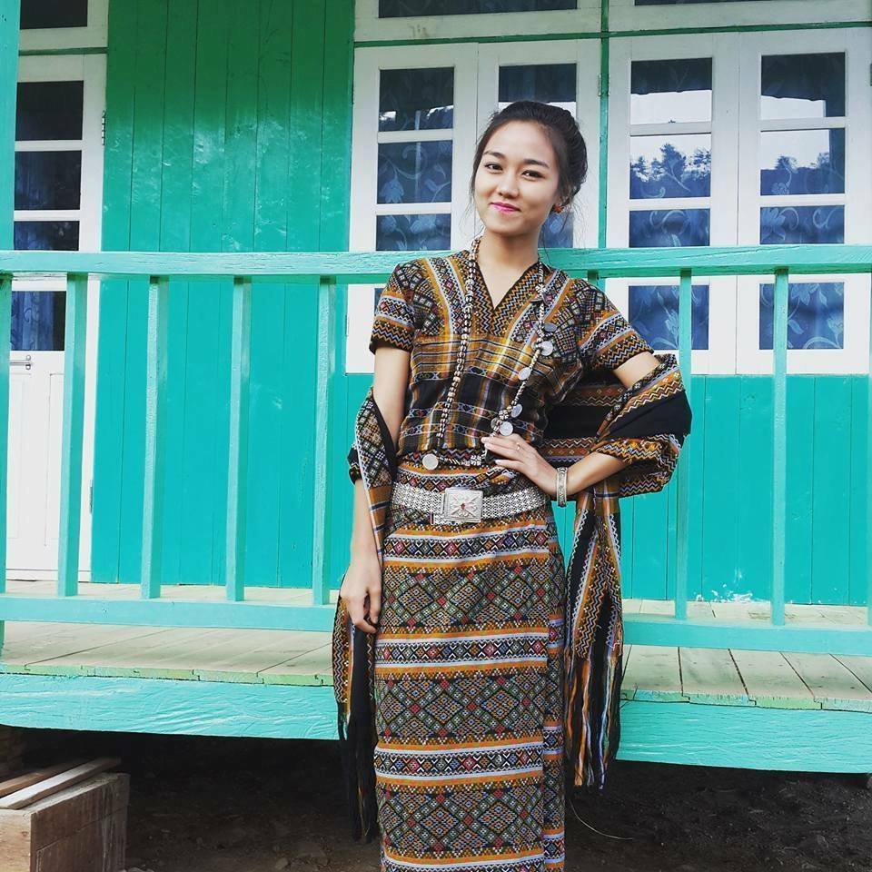 Chin traditional dress (Hakha, Falam, Tedim, Thado, Mizo) - BIOSKOP 69