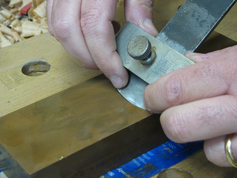 Woodworking by Hand: Sharpening a Scrub Plane Blade