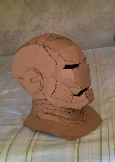 Homem de Ferro: Iron Man - Elmo e pescoço em papelão