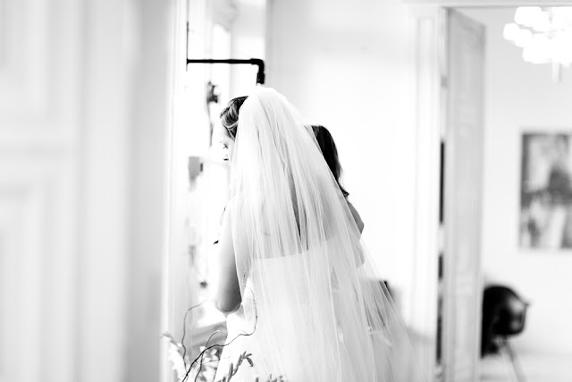 Bryllup i Urdihuset i Bergen av Fotograf Mira Jacobsen - thats random ...