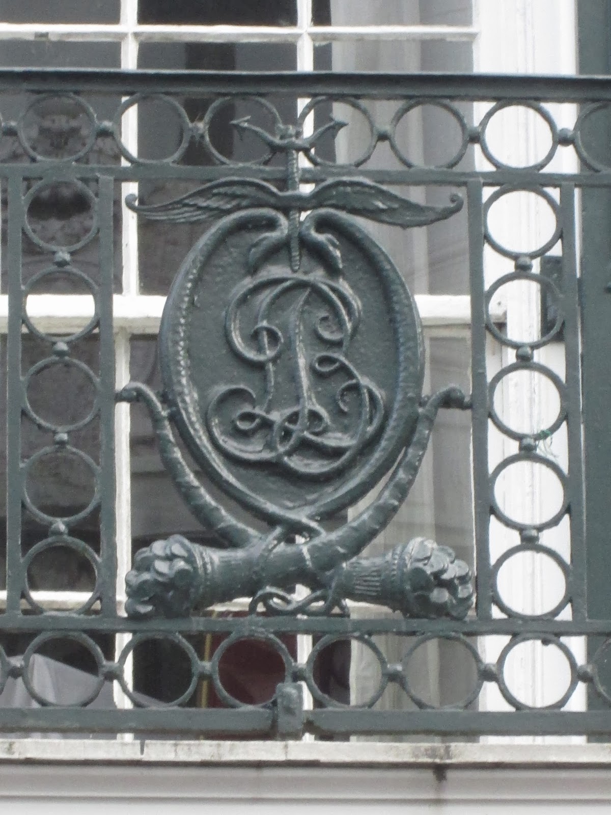 Southern Folk Artist & Antiques Dealer/Collector: French Quarter details!!!