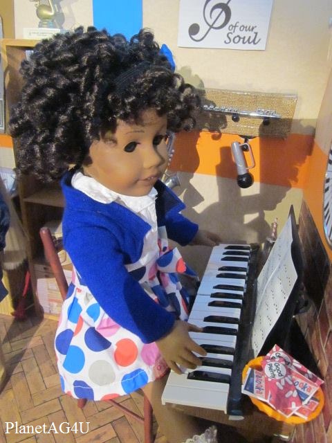 Living A Doll's Life : DIY - Melody's Motown Recording Studio (Interior)