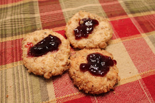 All Four Love: Tasty Thursday: Walnut Jam Birds' Nests