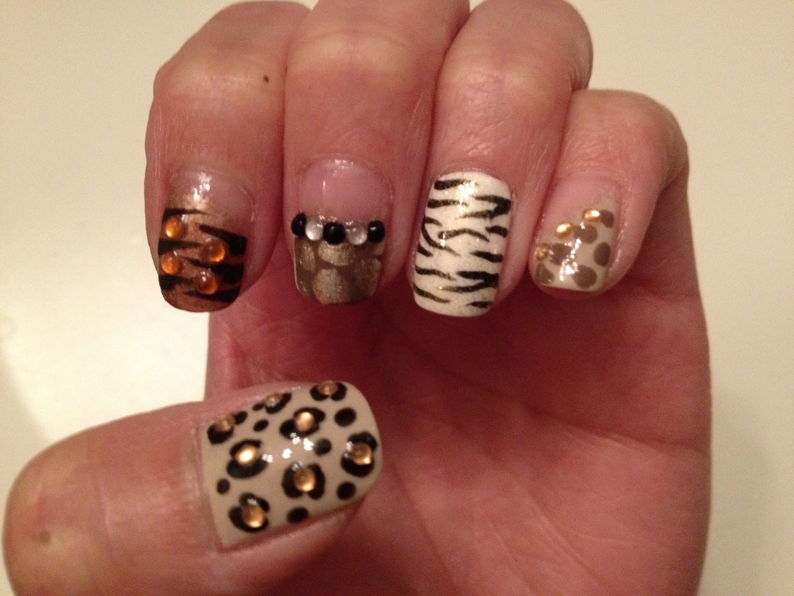 Awesome Nails By Nicole: Animal Print Safari Bling Nails!!