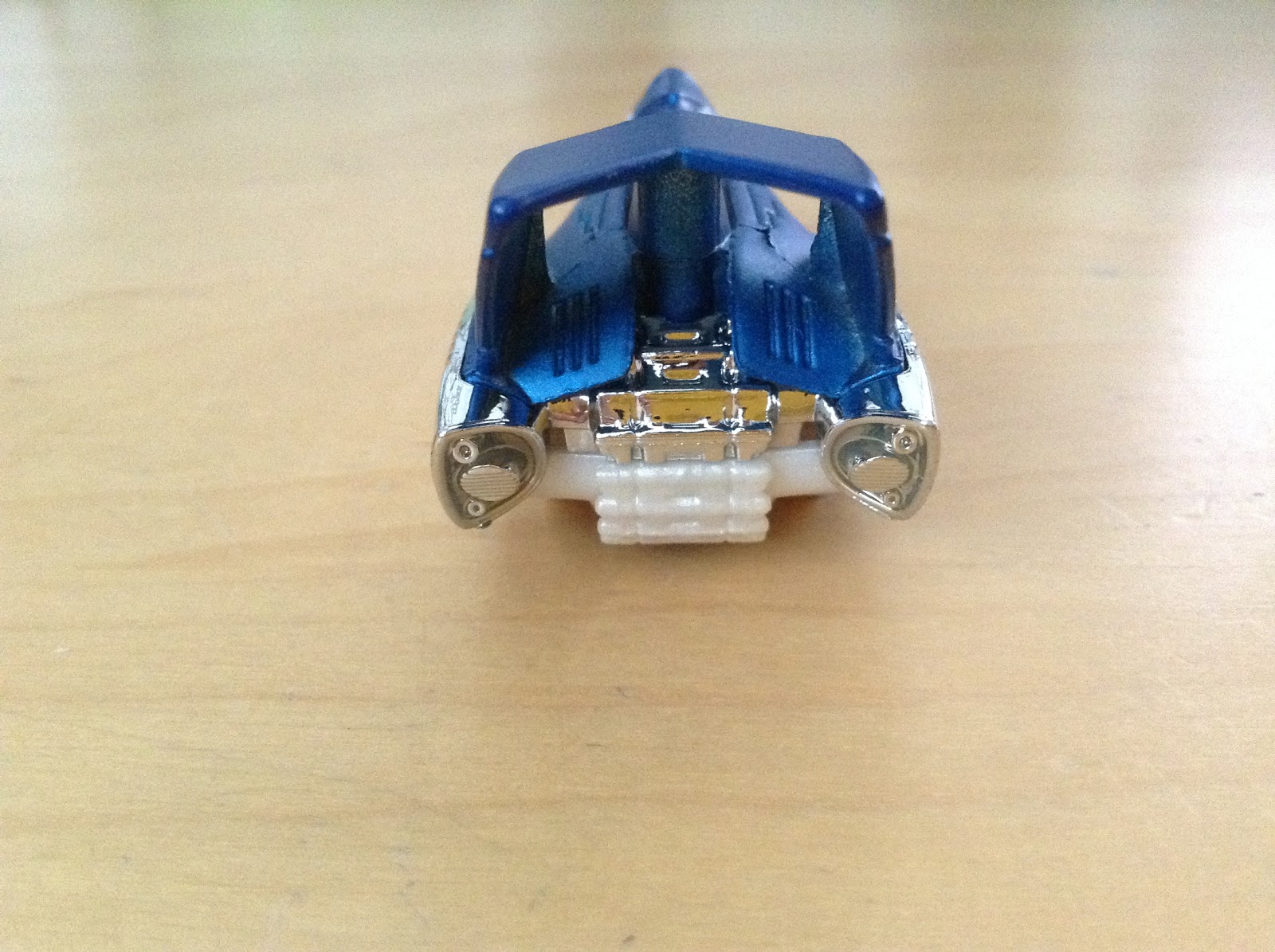 JULIAN'S HOT WHEELS BLOG: Tread Air (2015 Q Case Regular Treasure Hunt)