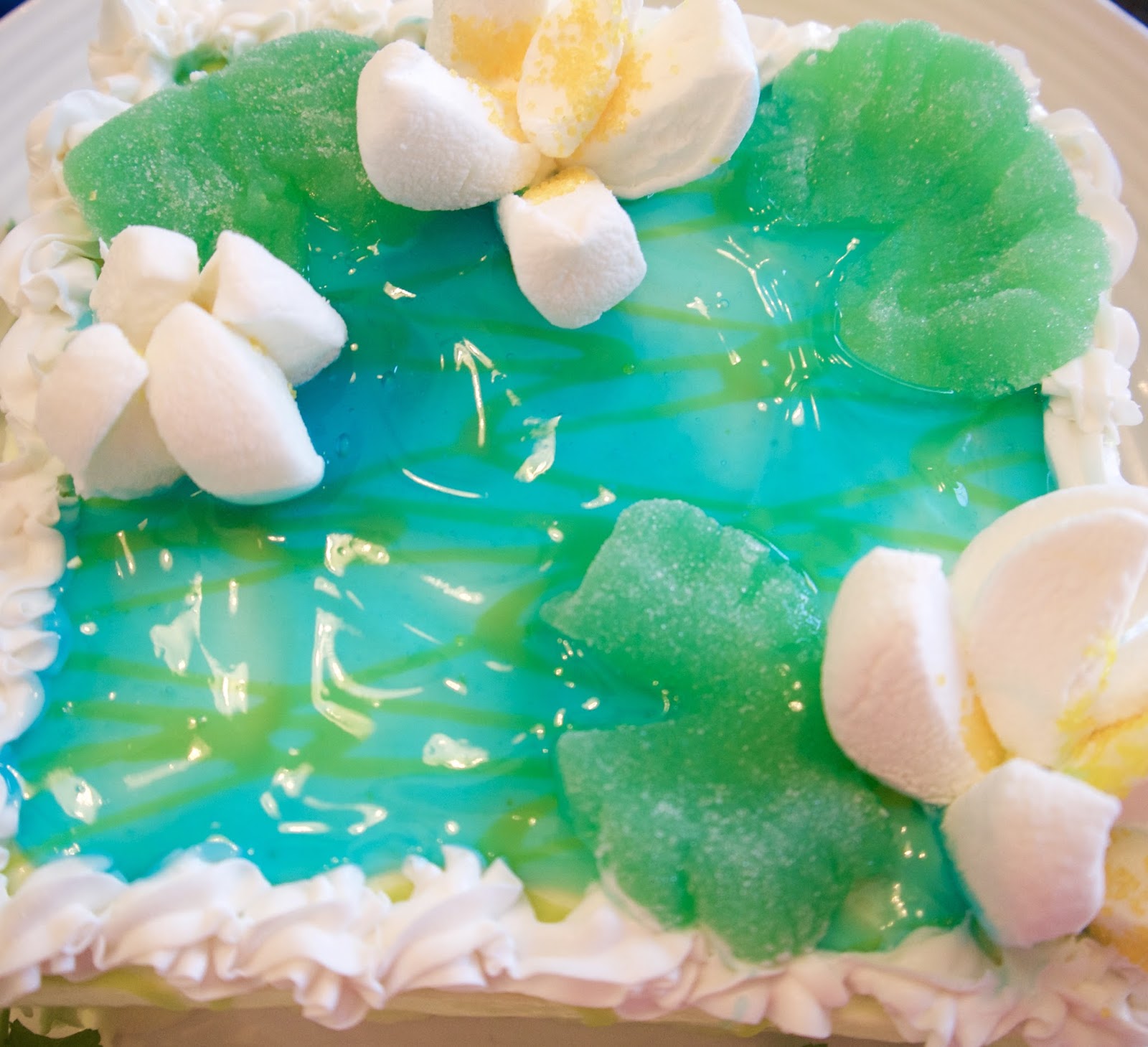 PennyWise Living: Water Lily Cake: end of Summer treat