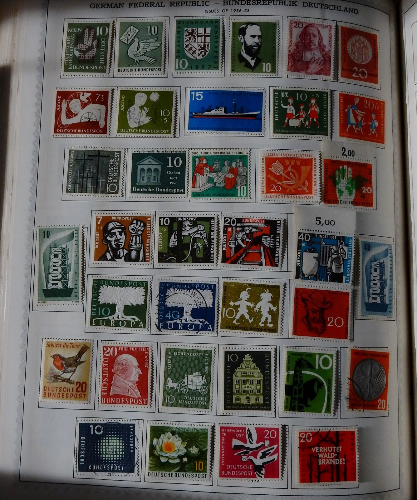 Big Blue 1840-1940: The Minkus Master Global Stamp Album: a One Volume ...