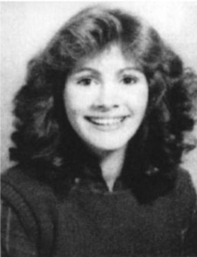 17 Rare and Adorable Photos of Julia Roberts When She Was a Kid ...
