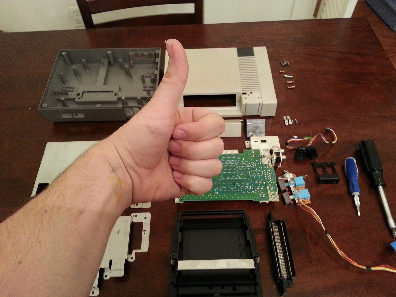 Retro Repair Tips: Retro Repair Tips 1: NES Tear down!
