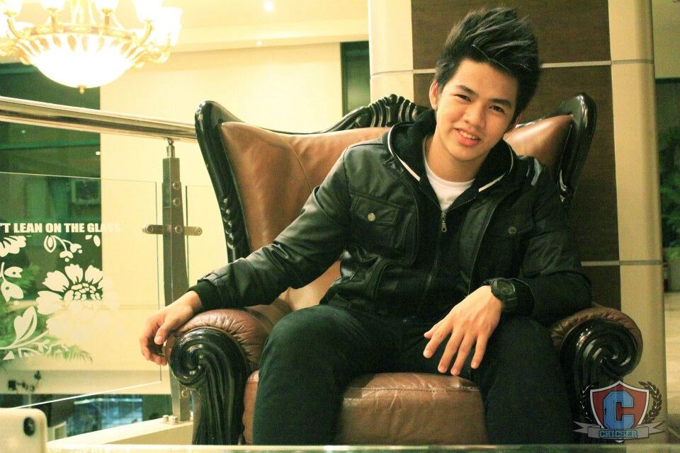 Fina Fanadicky: Biodata Chicser