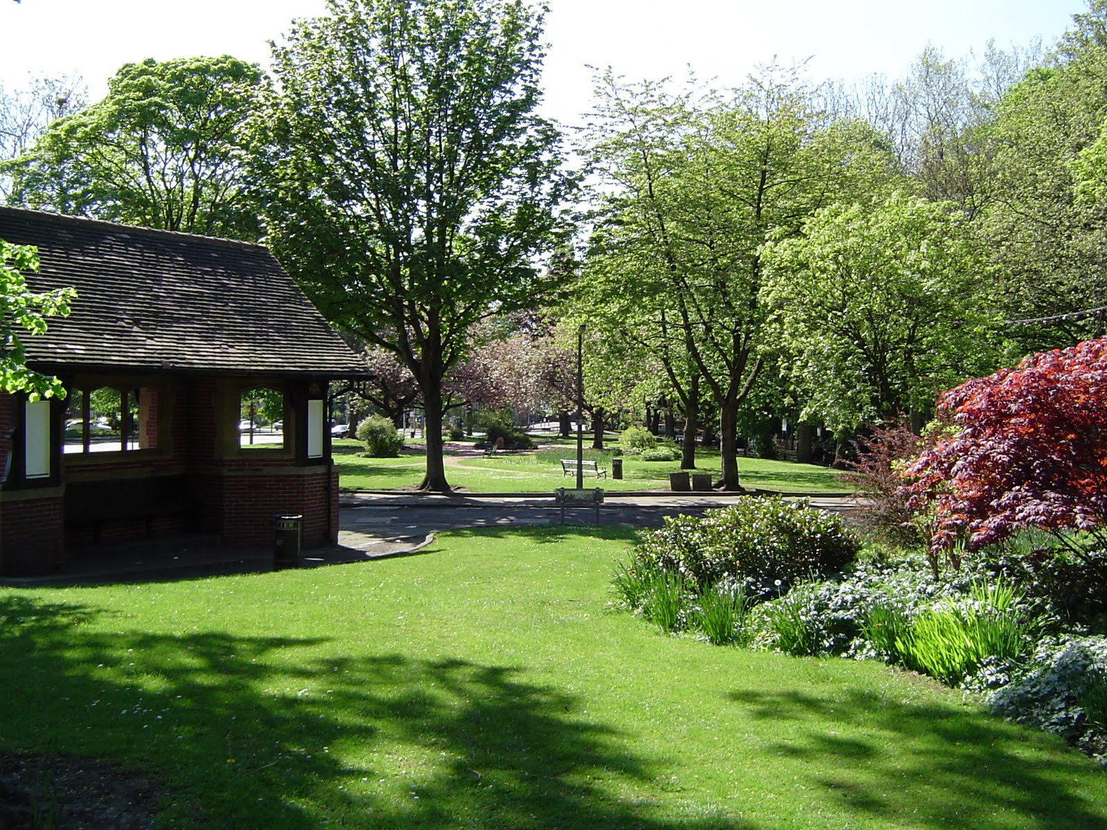 Kevin 'In Salford': Monton Village in the Spring - Photo's