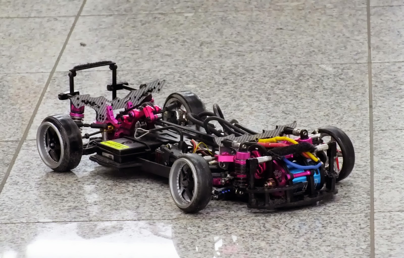 Sugiura RC: Sakura D3 RWDです。