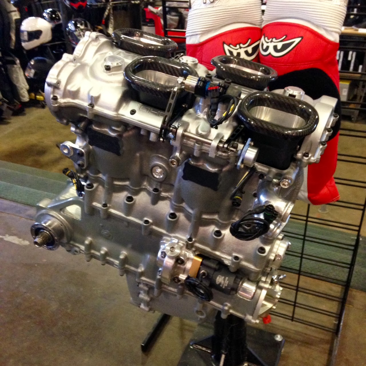 Blood Falcons: MotoCzysz Z-Line 4.