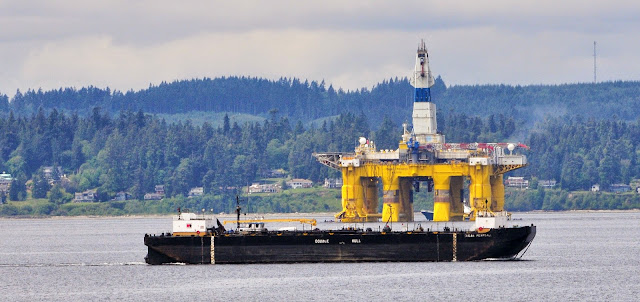Shoreline Area News: Shell oil rig passes by west Shoreline Thursday
