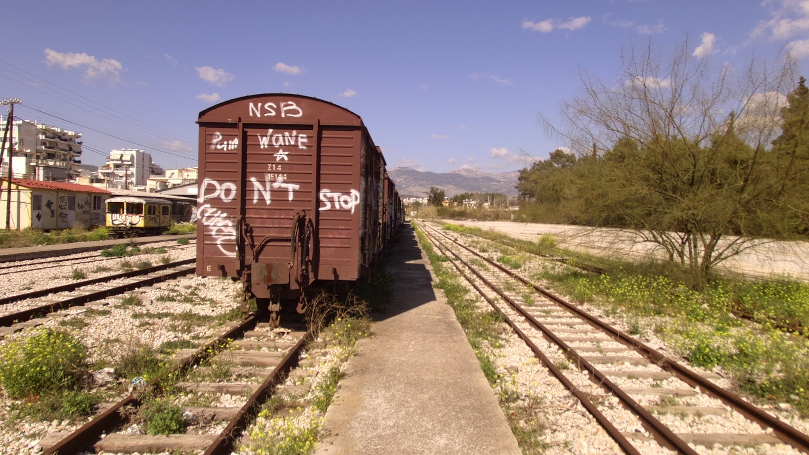 Αθήνα: Ο σταθμός-φάντασμα του ΟΣΕ στους Αγίους Αναργύρους (PHOTOS ...