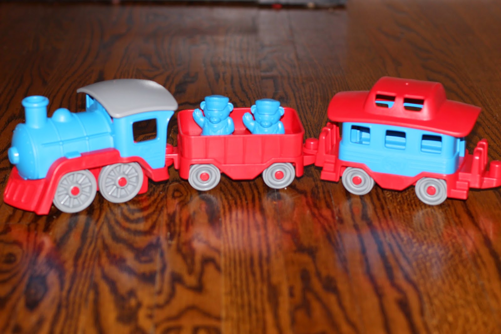 Trying To Go Green: Holiday Gift Guide 2014: Green Toys Train Review ...