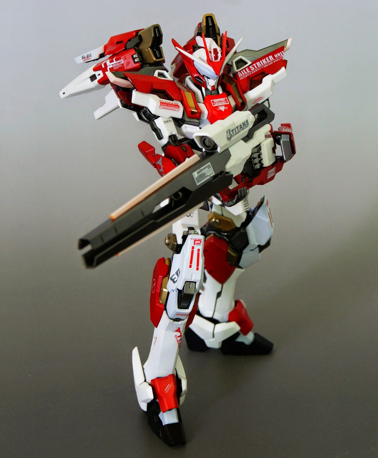 GUNDAM GUY: 1/100 Red Frame Astray + Freedom Gundam + Other Kitbash ...