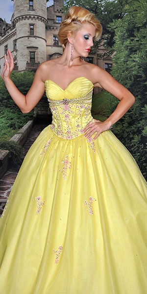 Nikkis Dressing Room: Sunny Sweet 16