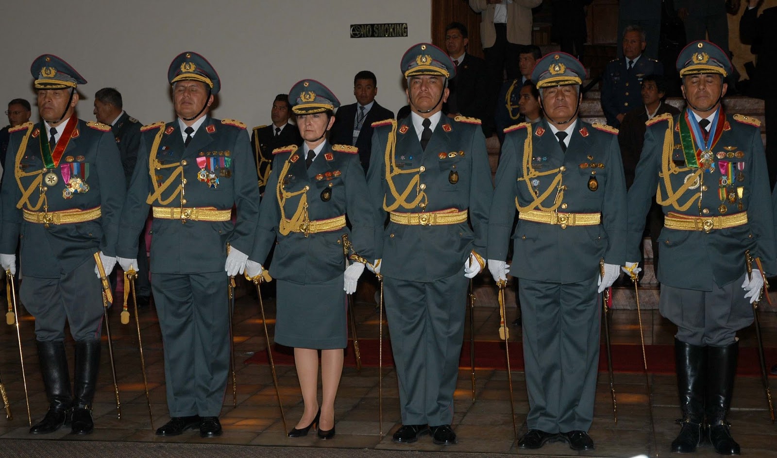 Adolfo Mendoza Leigue: Por primera vez una mujer asciende al grado de ...
