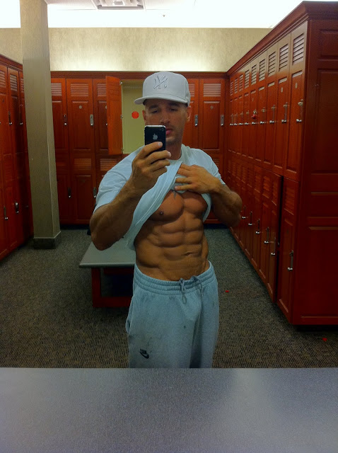 B~Wood Chronicles . . .: BWOOD'S PAPI CHULO