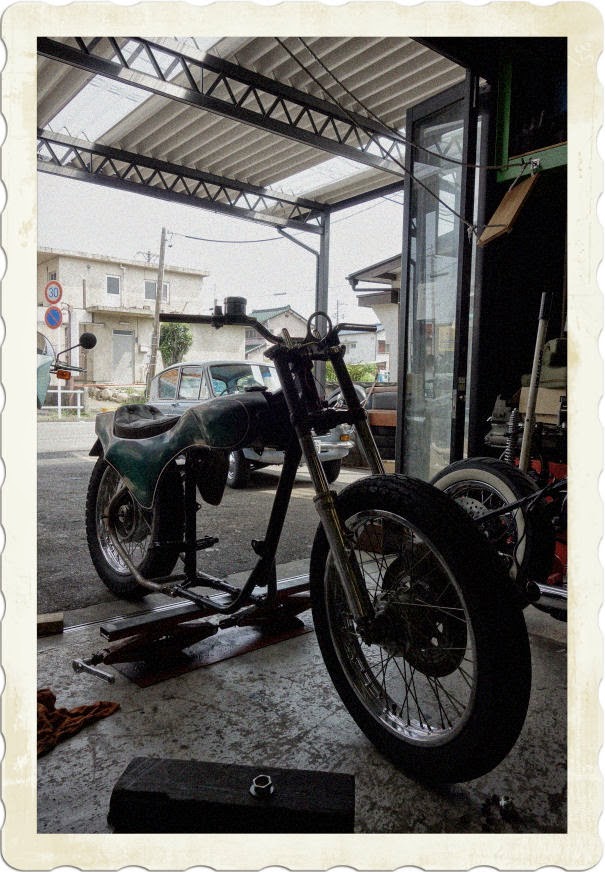 KEMPS NOT DEAD: 70's Tracy Fiberglass Body Chopper 『Triumph+CB450＝TRINDA-X』