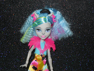 Veni Vidi Dolli: REVIEW: Monster High Electrified Silvi Timberwolf