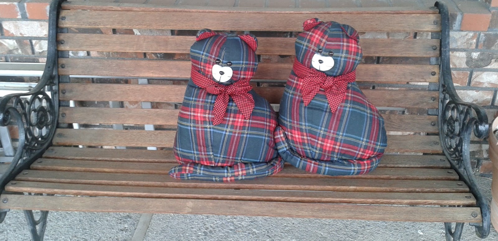 benchsite: Cat Benches for World Cat Day