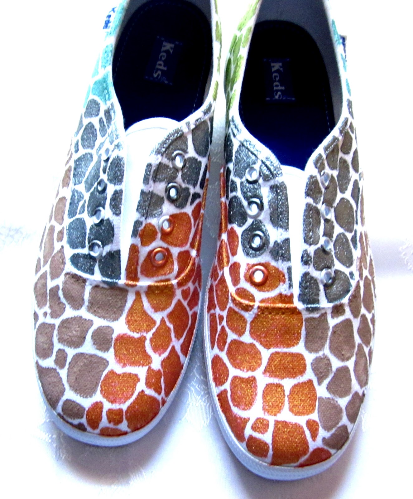 Custom Shoes With Style: Some Giraffe patterned sneakers