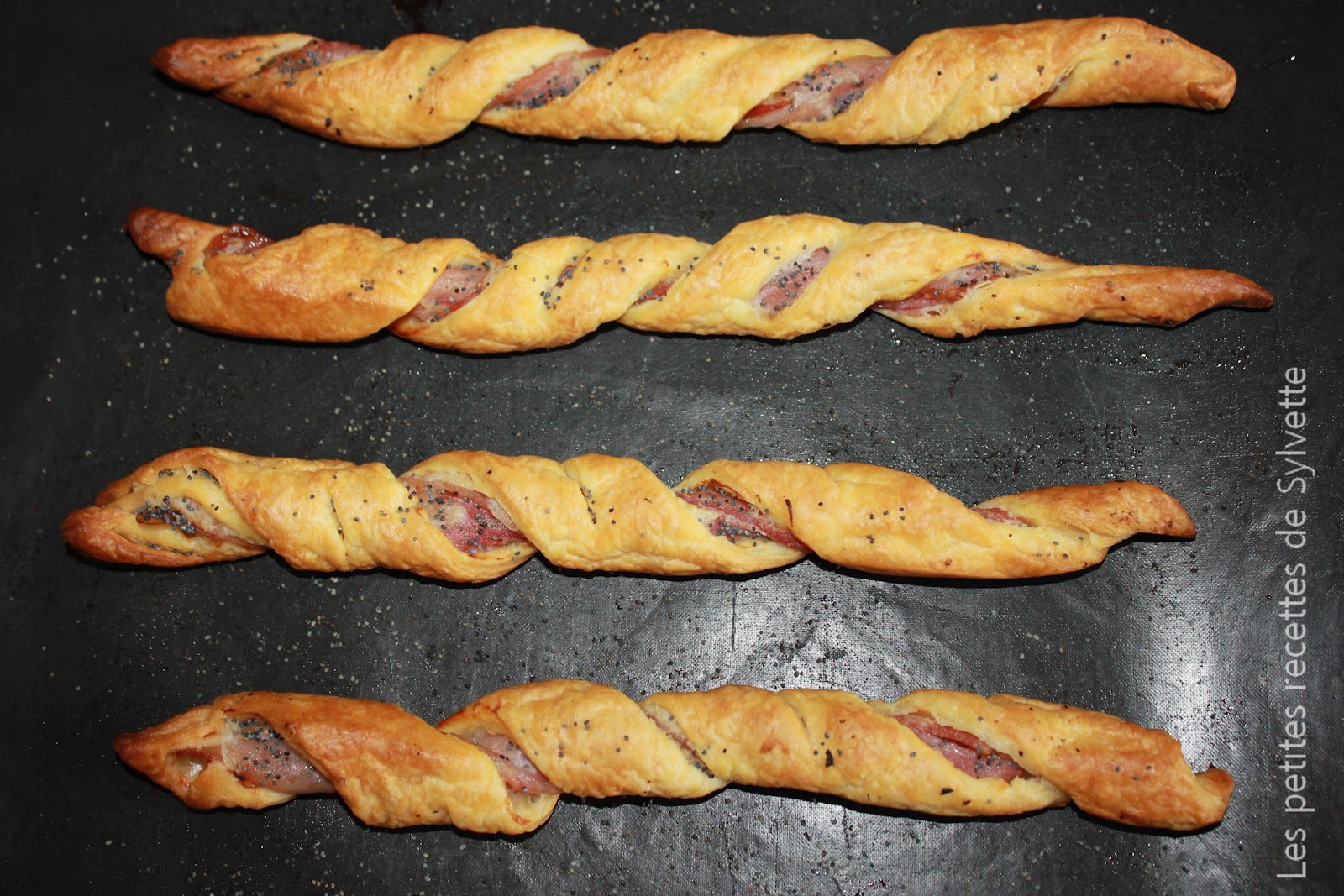 Les petites recettes de Sylvette !: Feuilletés au lard en torsade