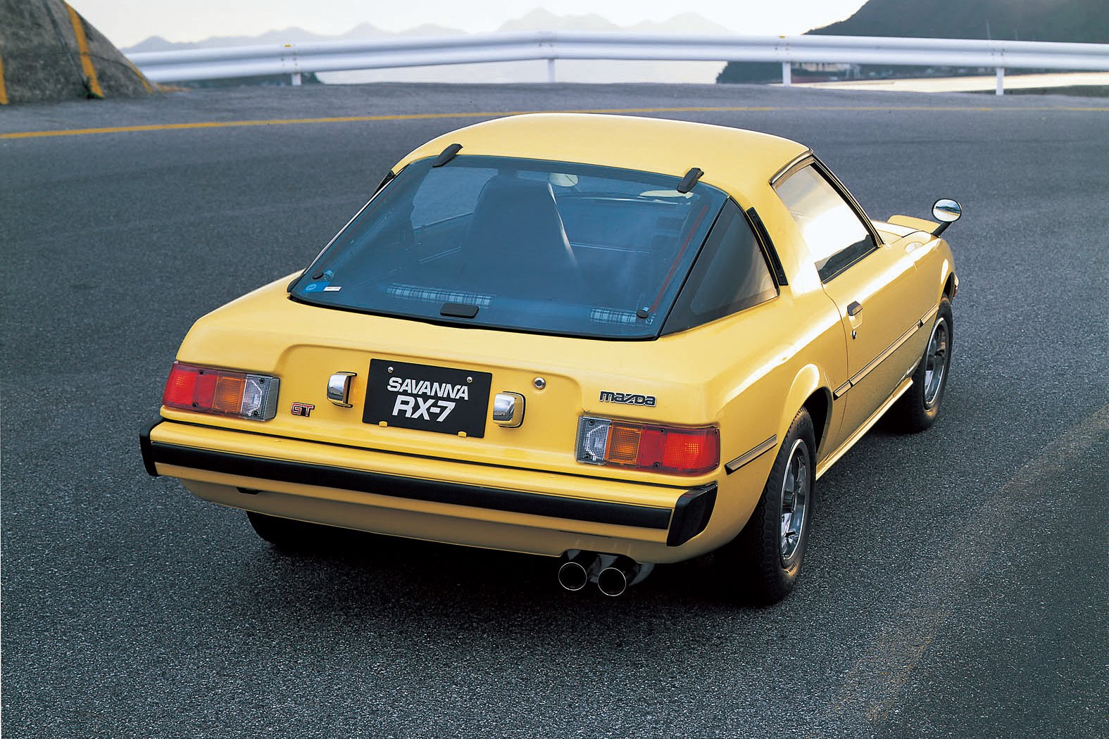 AutoblogBG: Класики: Mazda Savana RX7