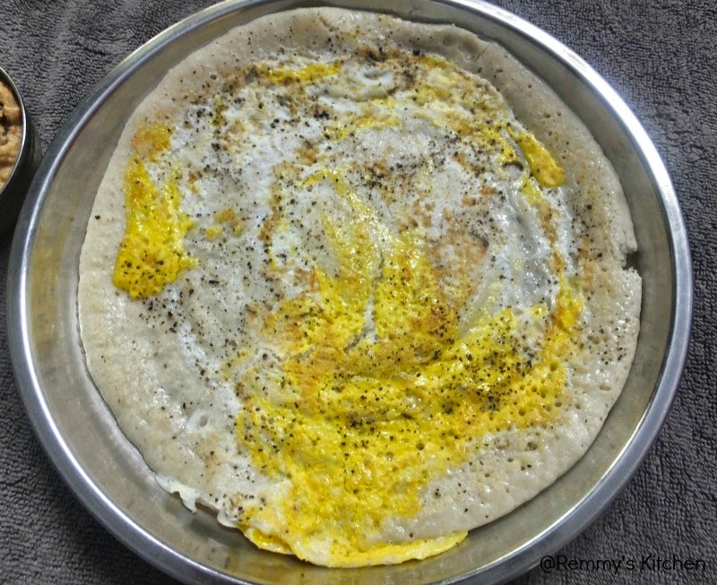 Remmy's Kitchen: Muttai dosai / Egg dosa