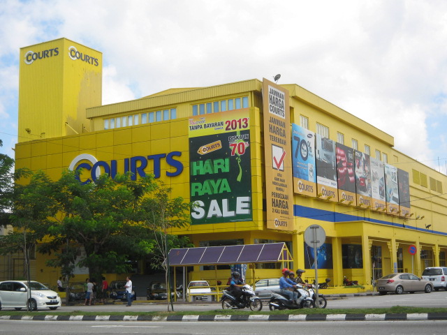 From Where I am.........Kuala Lumpur: Courts Mammoth is more than just ...