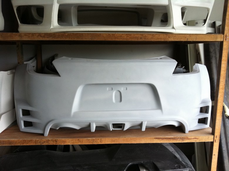 Midnight Garage Bodykit Centre: Nissan Fairlady 370z MG Package