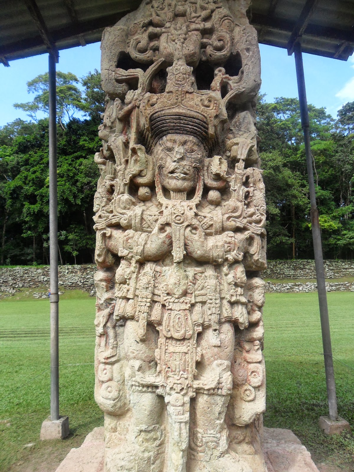 Tranquilo Irmao, a vida e alegría.: Copán.