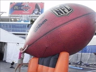 World Of Wallpapers: World Biggest Football