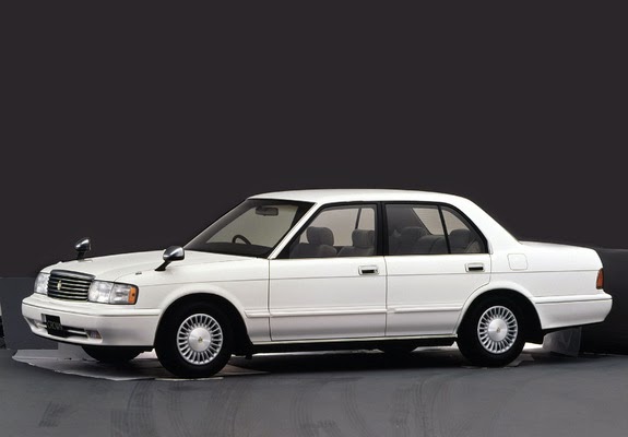THE ULTIMATE CAR GUIDE: Toyota Crown - Generation 8.2 (1993-1998)