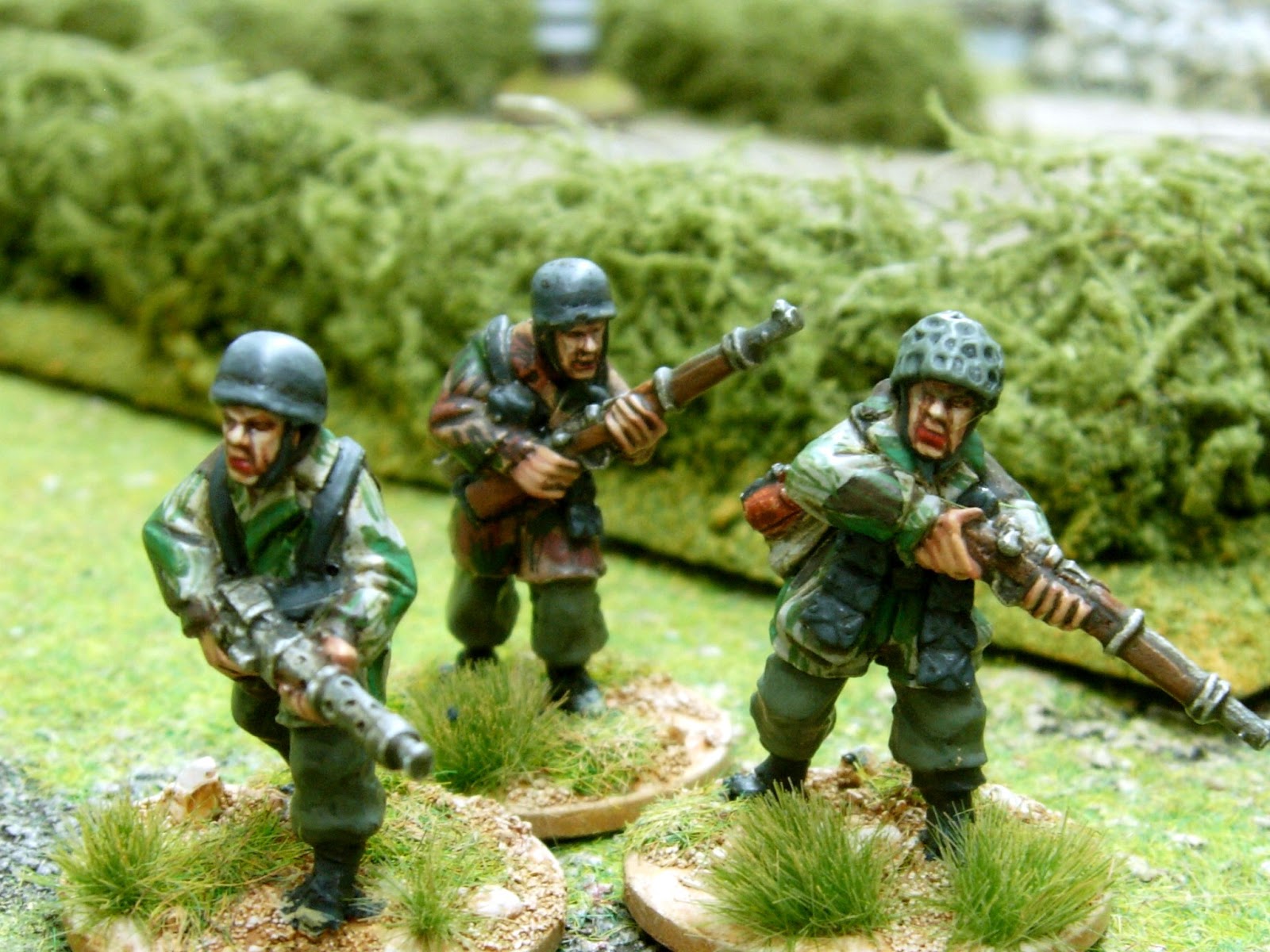 Wargaming with Silver Whistle: GERMAN SPLINTER CAMO and ww2 table