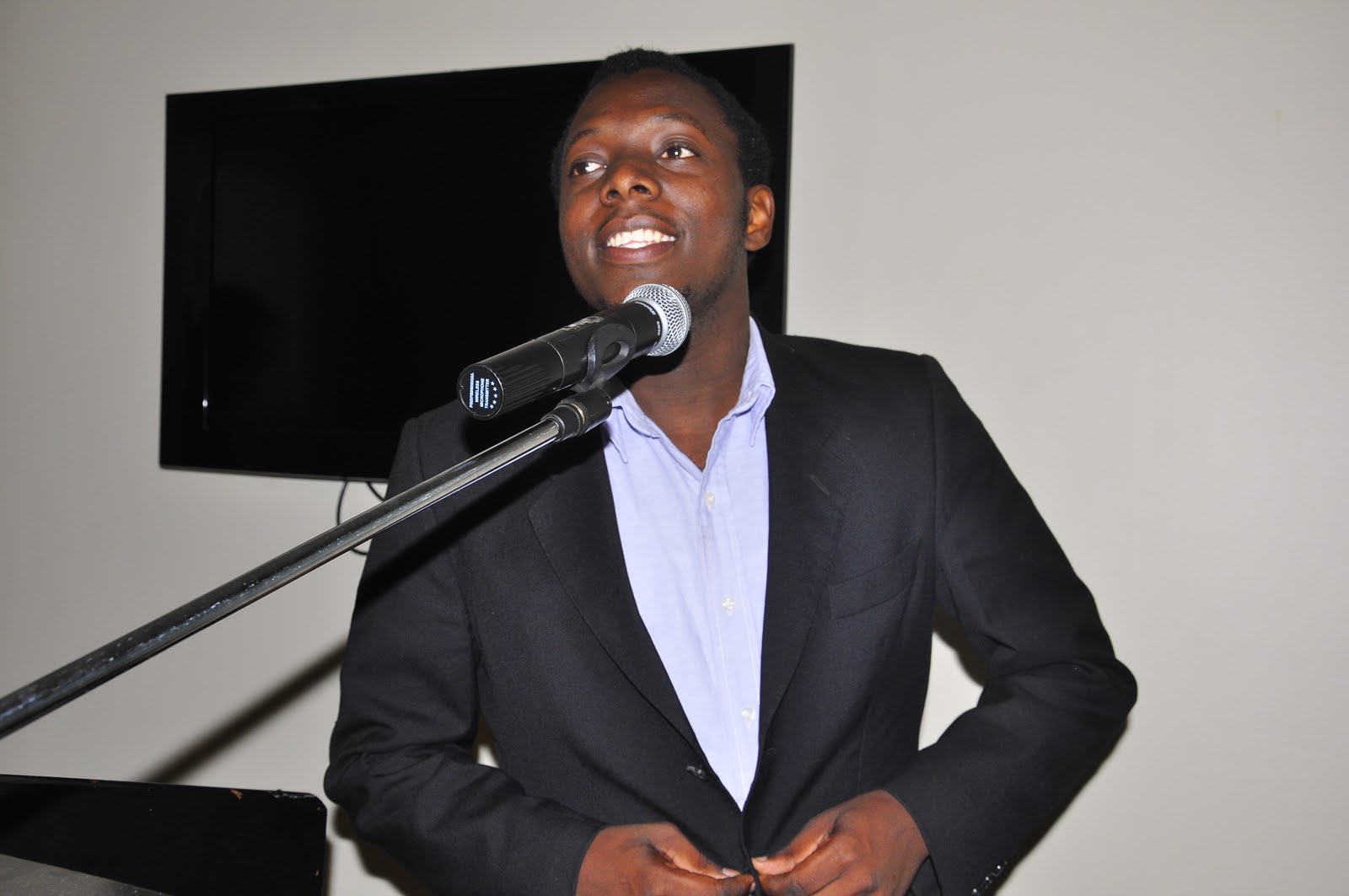 90.4 Dembe FM....Enyimba zosinga okwagala!!!!: 2011-08-21