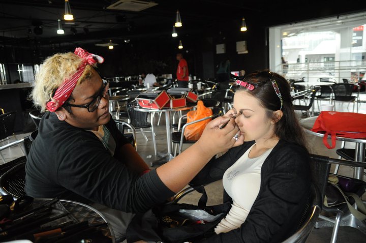 Screenshots Filem Azura 2012 (2 Febuari 2012) ~ Life in The Fab Lame!