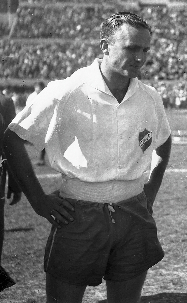 Soccer, football or whatever: C. Nacional de Football Greatest All-Time ...