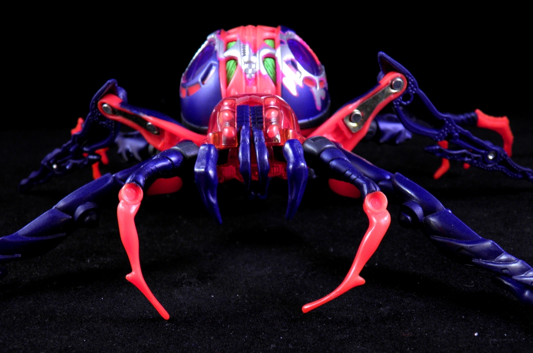 She's Fantastic: Transformers: Universe CRYSTAL WIDOW!