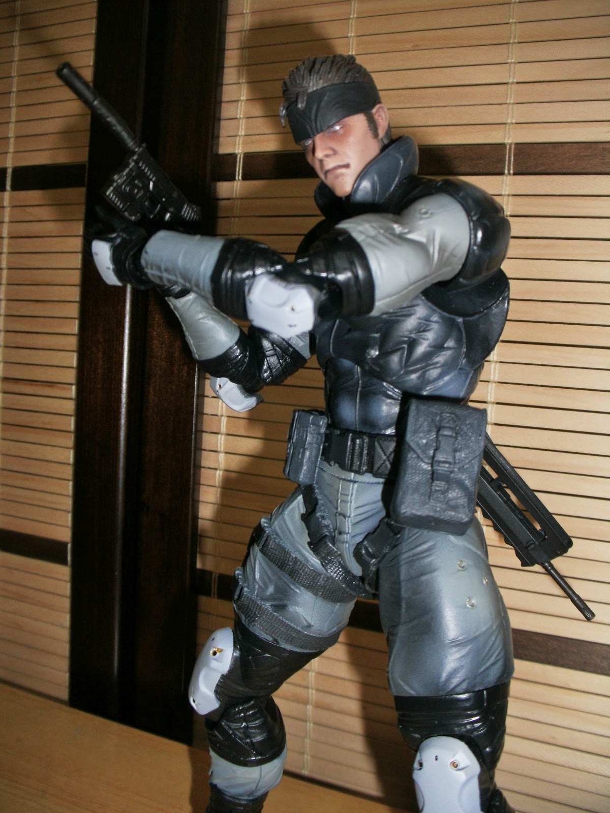 Angels and Summer: Play Arts Kai Solid Snake - Metal Gear Solid Review