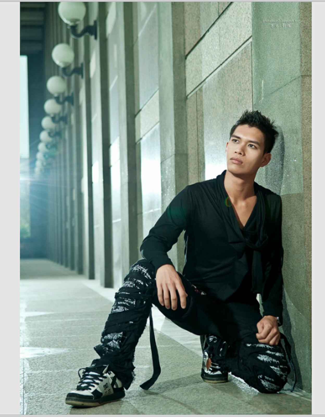 HOT MALE MODELS: Blue Man 37