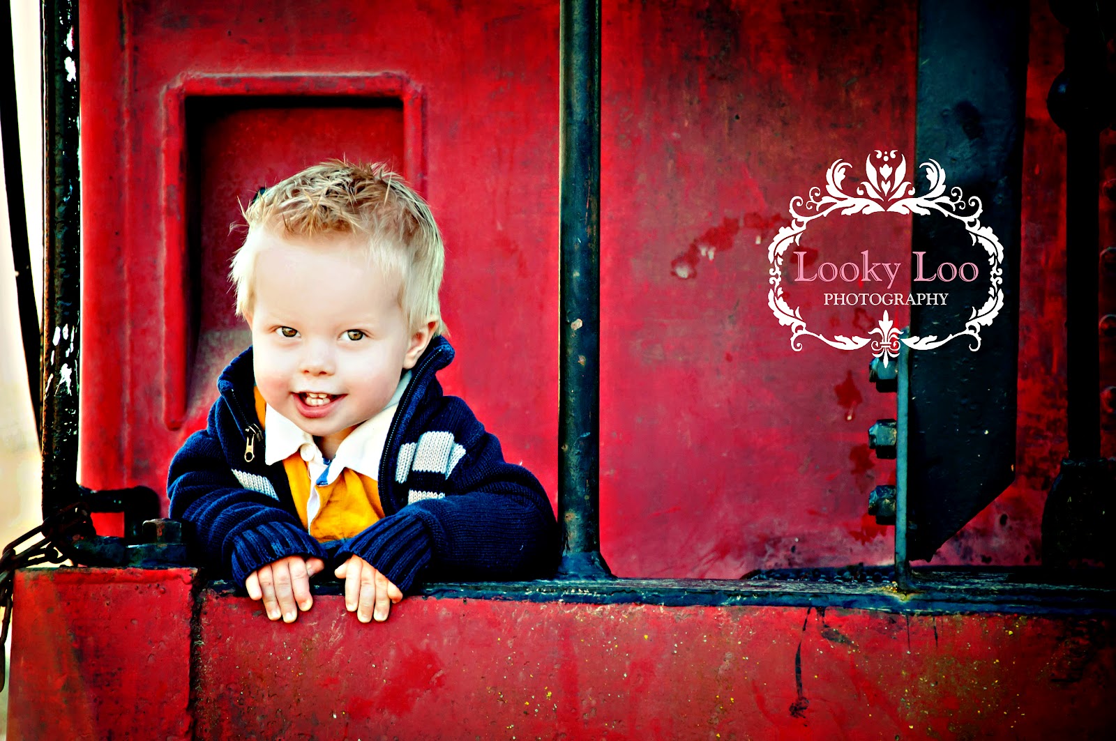 MessyDirtyHair: Looky Loo