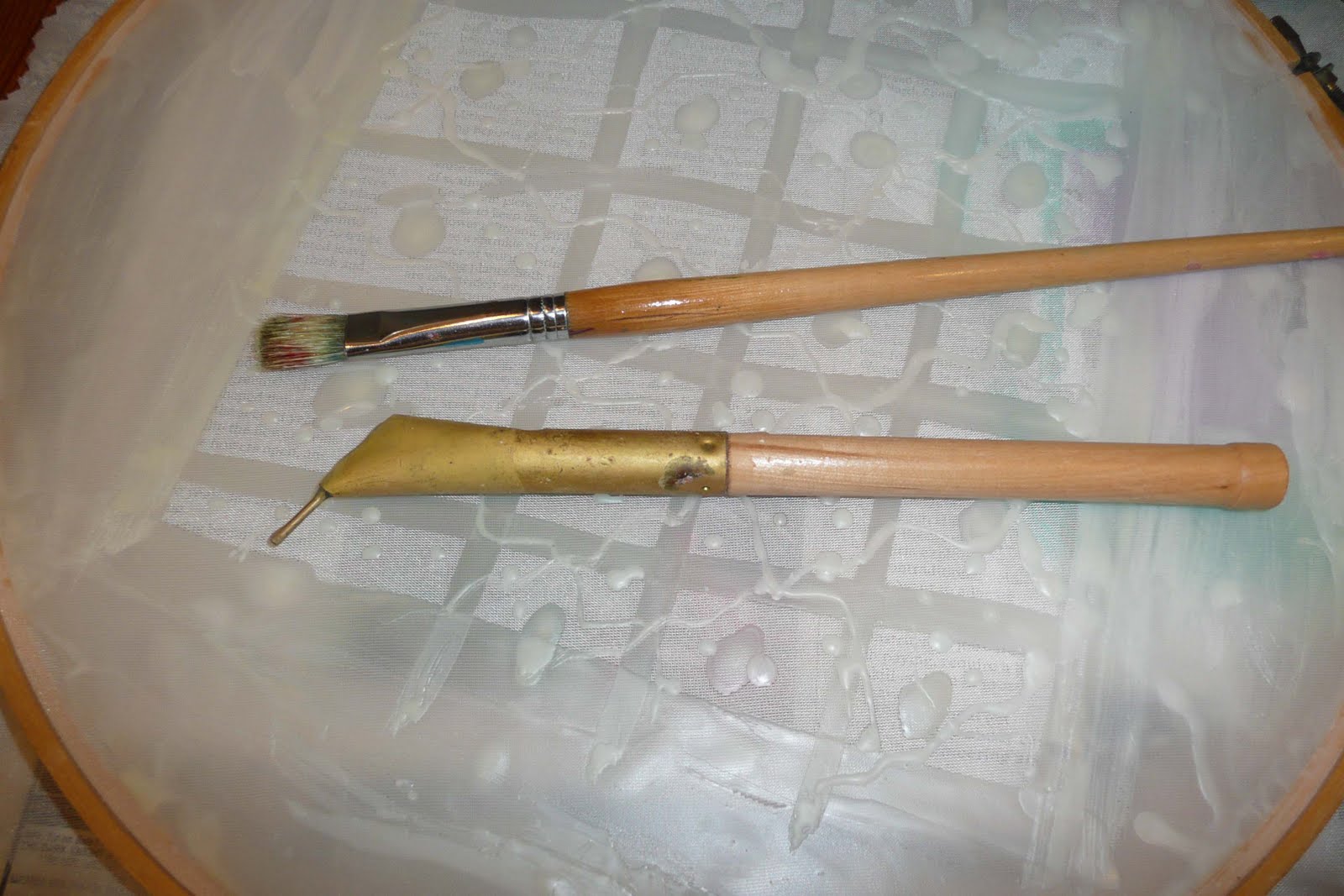 Linda's Art Quilts: Masking a Silk Screen with Beeswax