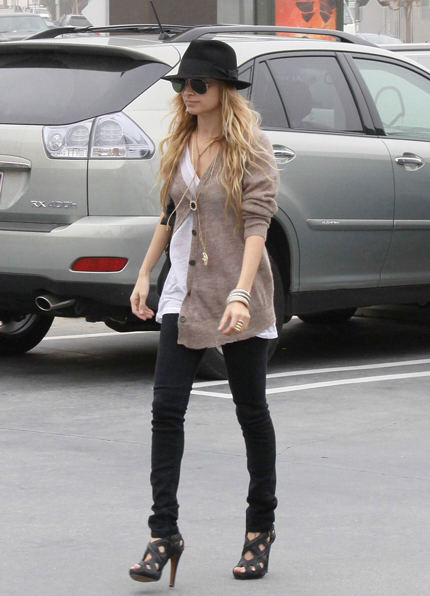 Passionately Enthralled: Style Icon: Nicole Richie